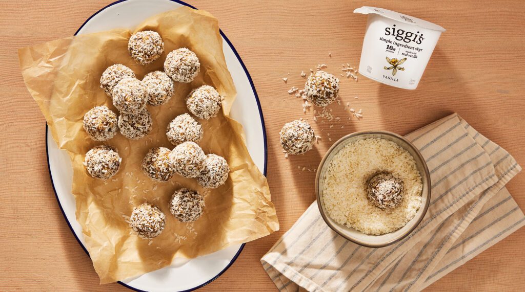 siggi's Icelandic yogurt - coconut & date protein bites
